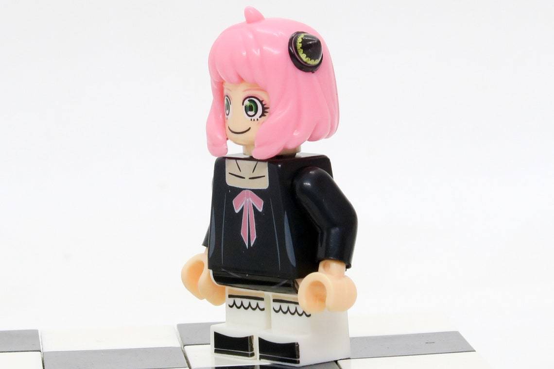 Spy x Family 007 Anya Forger Minifigures Weapon and Accessories ...