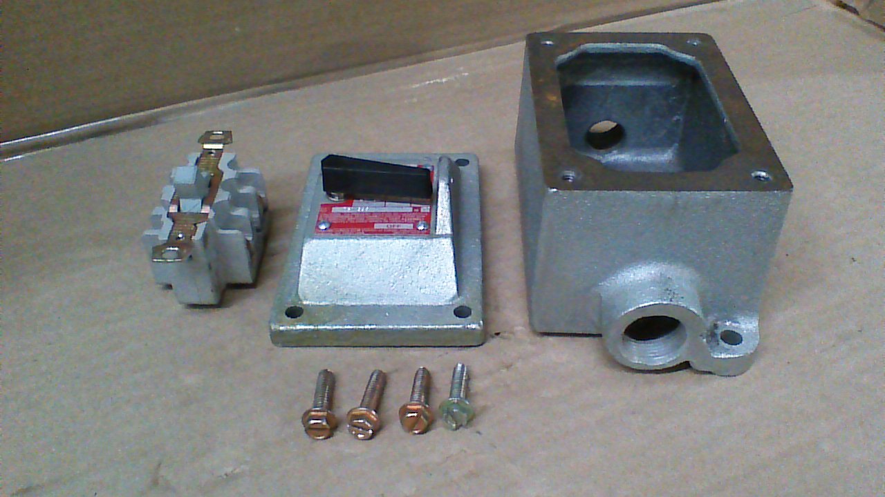 CROUSE HINDS DSD 933 / EDSC 271 EXPLOSION PROOF SWITCH / (2) POLE 30A ...