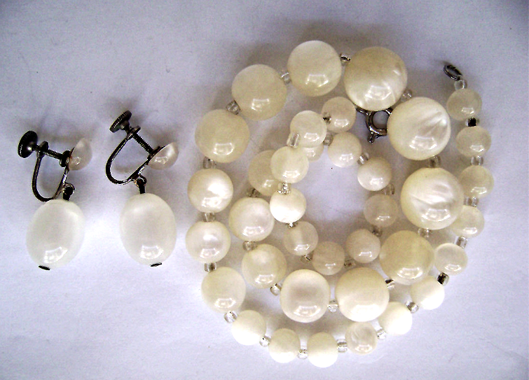 Vintage Coro White Lucite Moonglow Bead Necklace Drop Earrings ... Vintage Coro White Lucite Moonglow Bead Necklace Drop Earrings ...