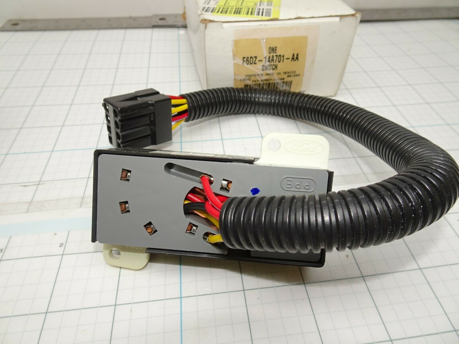 Ford F6DZ-14A701-AA Power Seat Switch 6 Way Left LH OEM NOS - Other