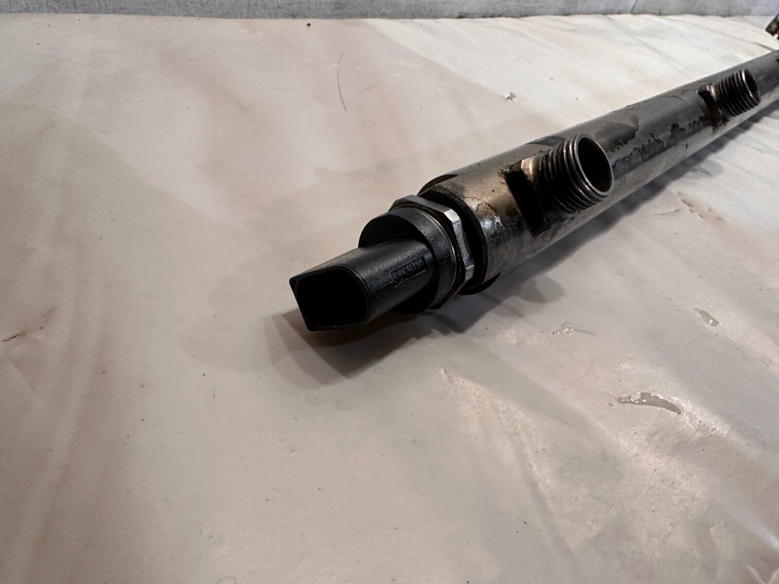 Detroit Diesel DD15 Engine Fuel Rail and similar items