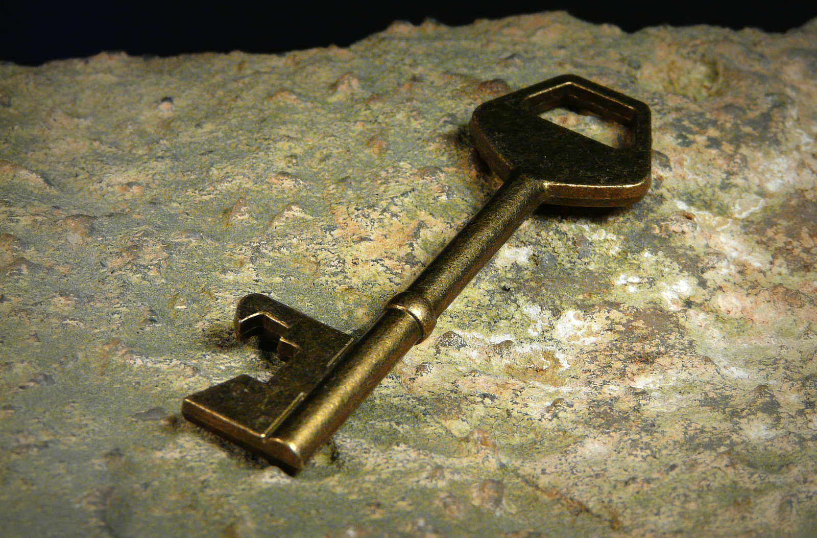 Black Magick DARK GODDESS HECATE MAGICKAL KEY of POWER izida haunted no ...