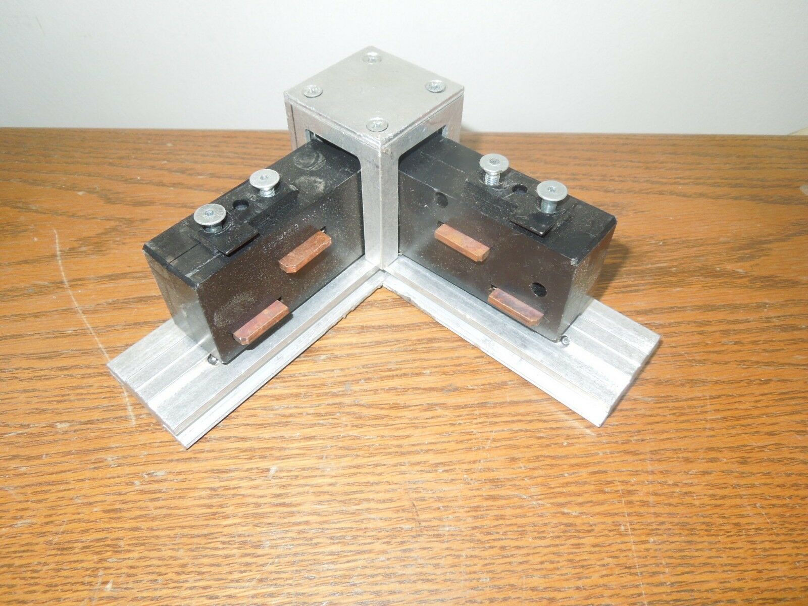 StarLine Busway EL60-4-IH Busway Elbow Connector 60A 4p 300V Used ...