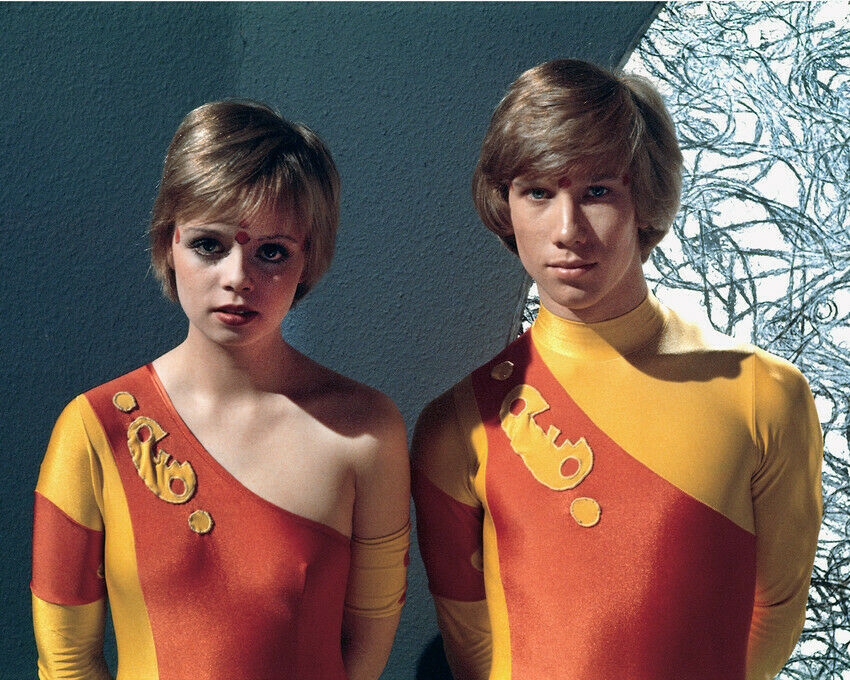Space: 1999 Photo Print Stacy Dorning Peter Duncan 8X10 - Color