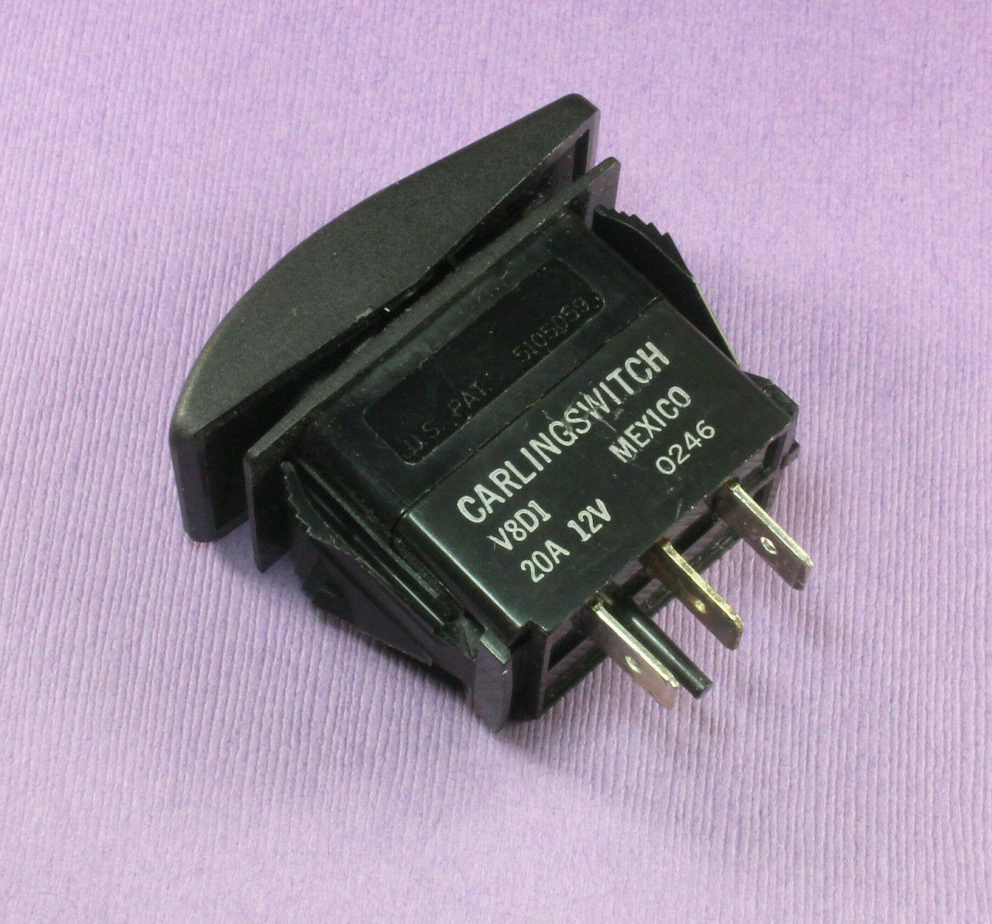 Carling MOMENTARY LH Tilt Rocker Switch SPDT 20A 12VDC (ON) OFF (ON ...