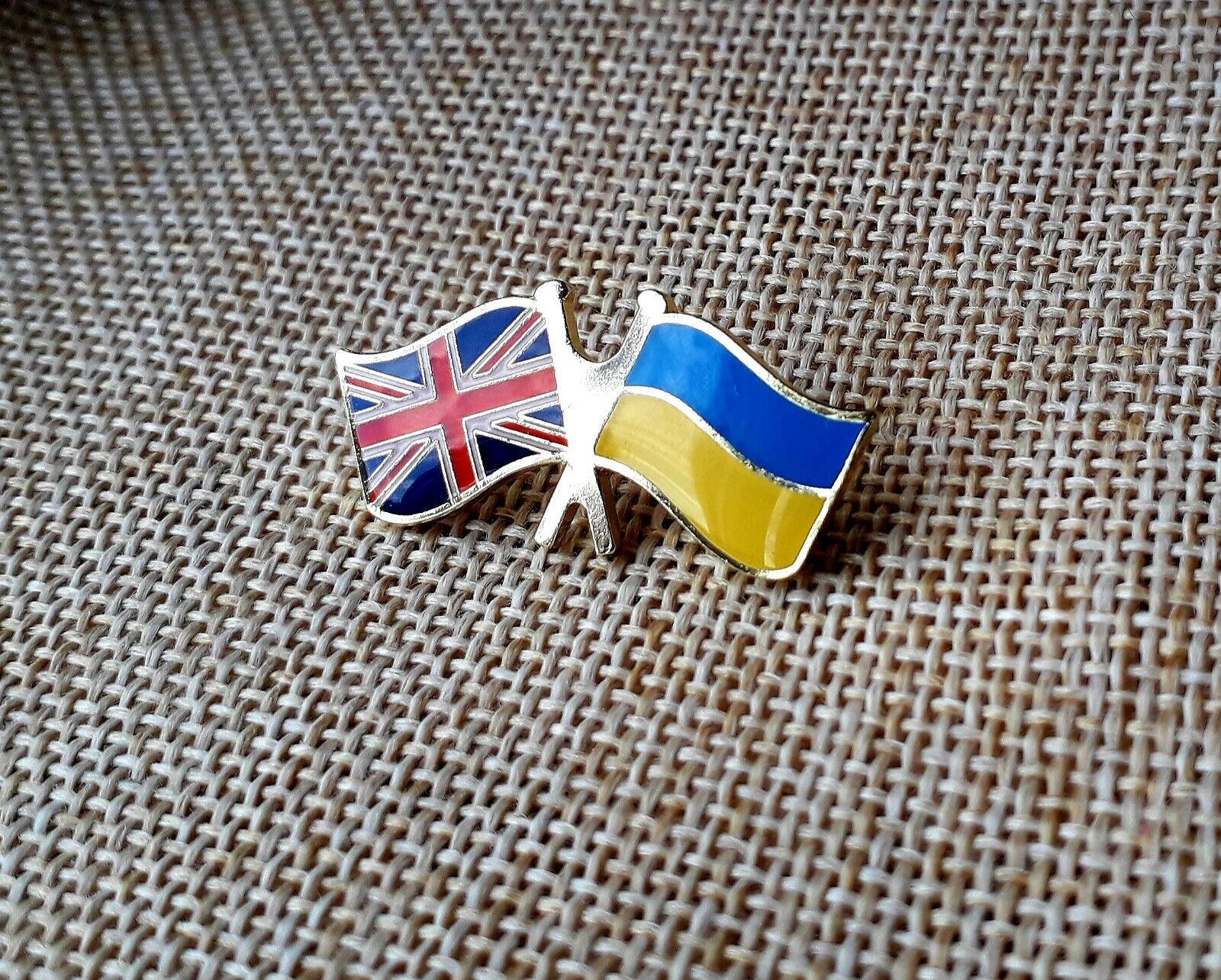 Ukrainian & British flag Lapel Pin Great Britain United Kingdom England ...