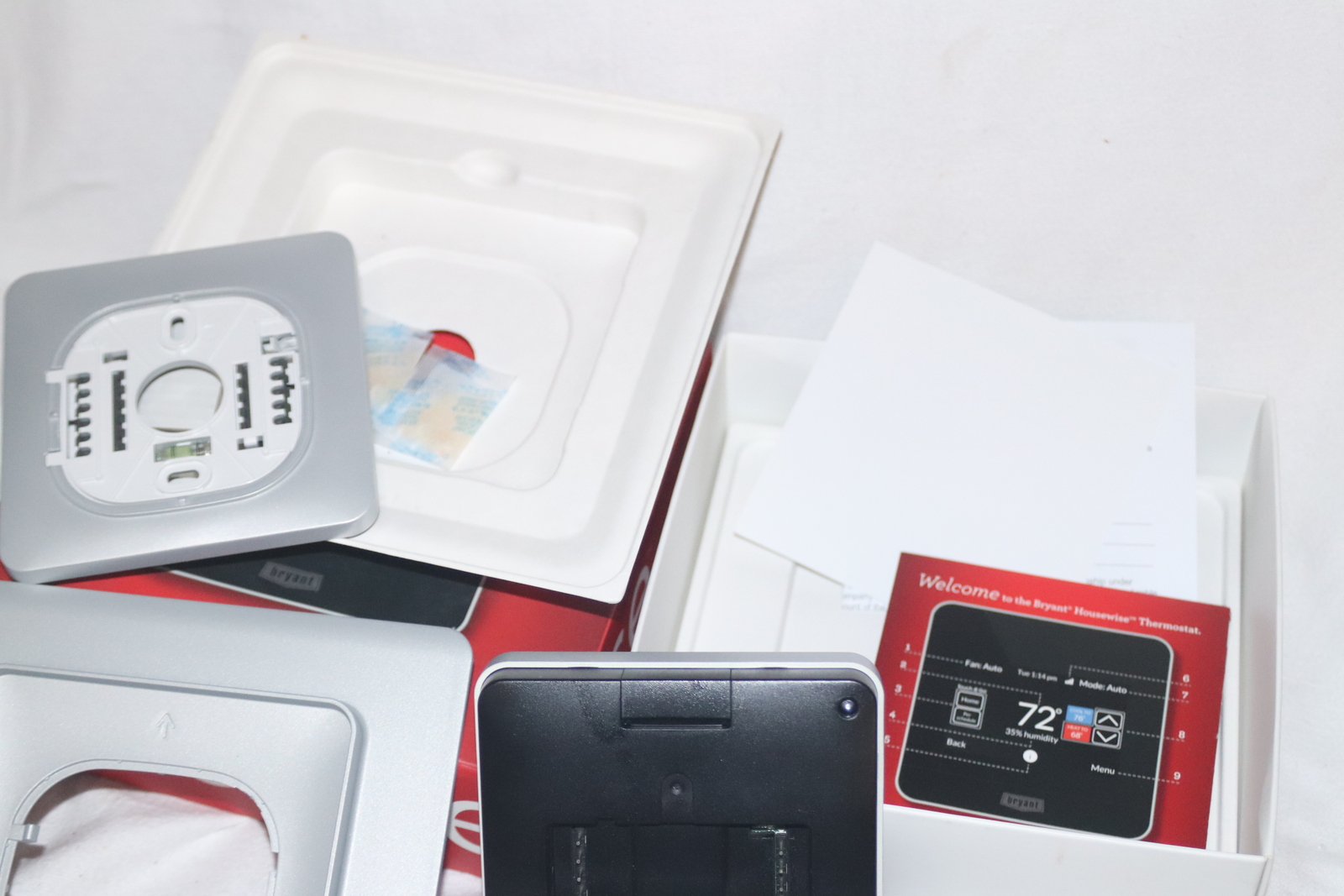 Bryant wifi programmable Thermostat T6-WEM01-A Store display unit Mint ...