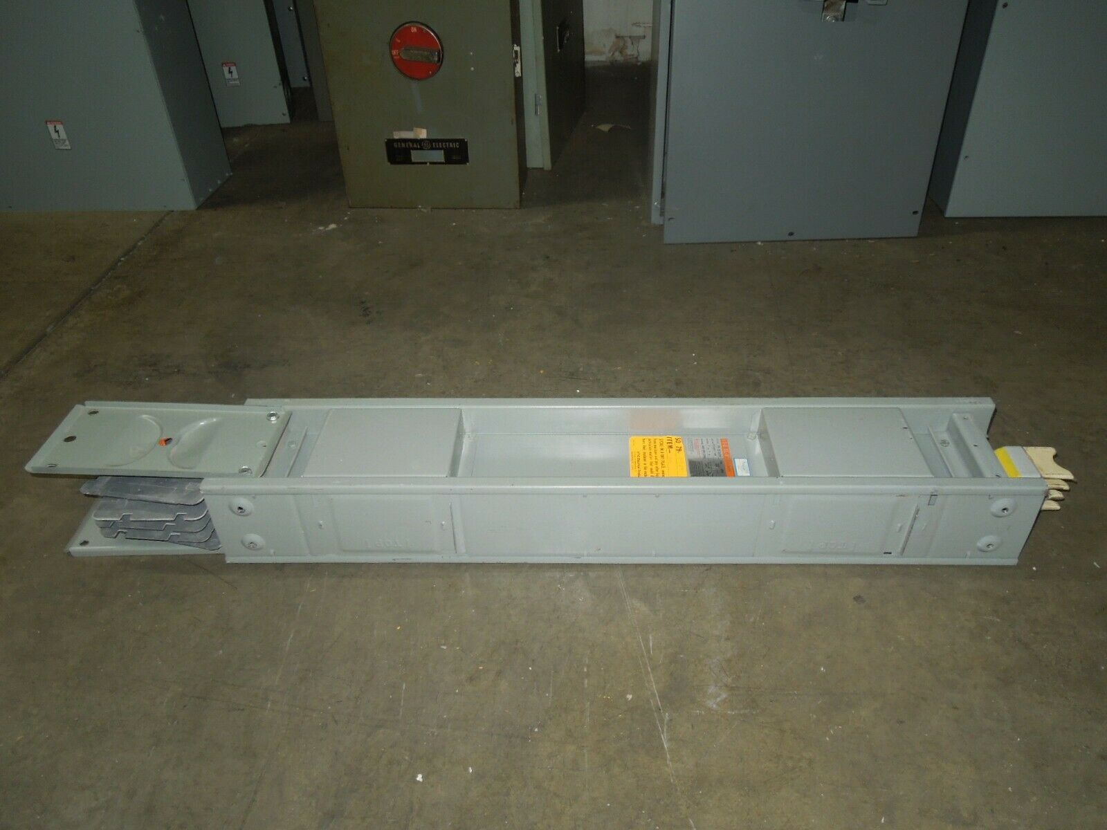 ITE R506AP-48 600A 3Ph 4W 600V Aluminum XL-X Plugin Busway Short ...