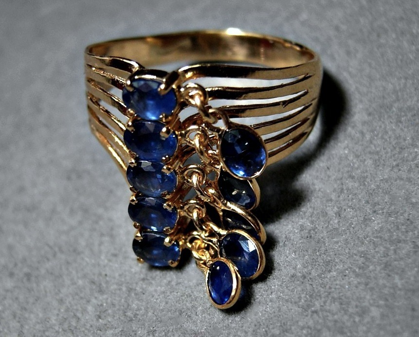 14k Gold Sapphire Charm Ring 2 Carats 3.4 Grams Movable Dangle Ring ...