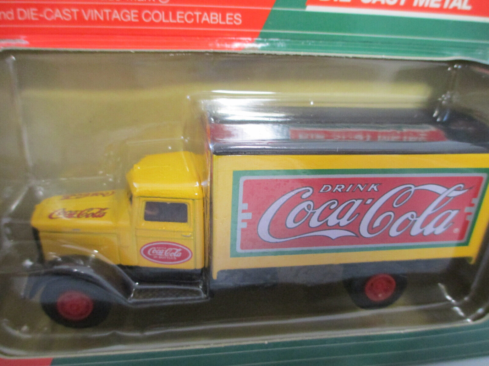 Coca-Cola GMC T70 Die-Cast Delivery Truck 1:64 C04031 Red and Yellow ...