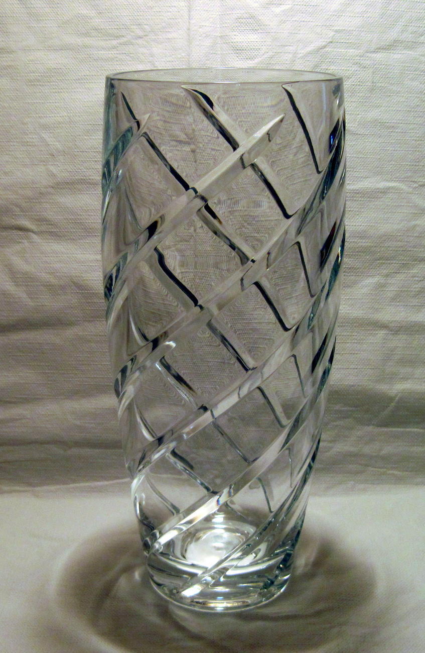 Fine Crystal Cut Spiral Swirl Flower Vase 10 inch - Vases Fine Crystal Cut Spiral Swirl Flower Vase 10 inch - Vases