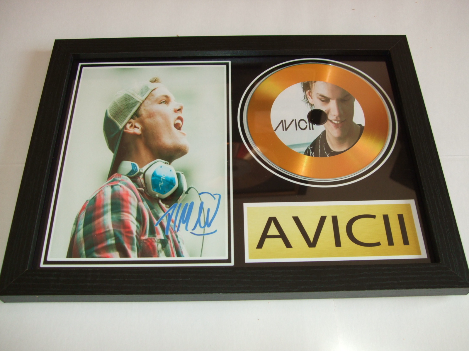avicii signed presentation disc - CDs