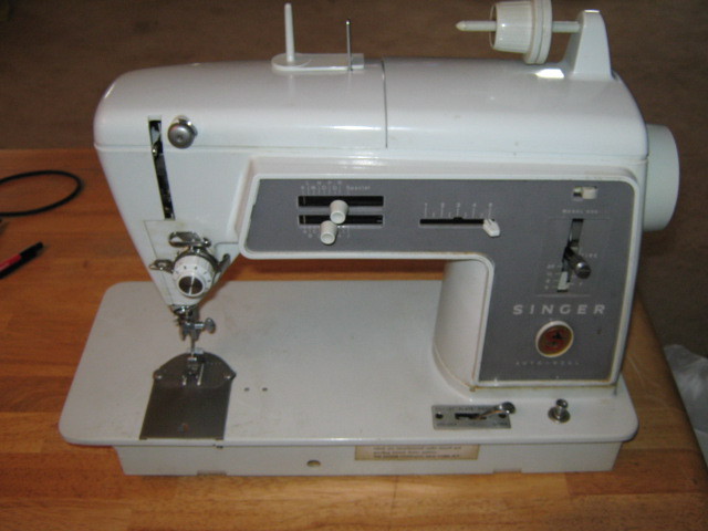 Singer Touch & Sew Model 600E Hook - Machines