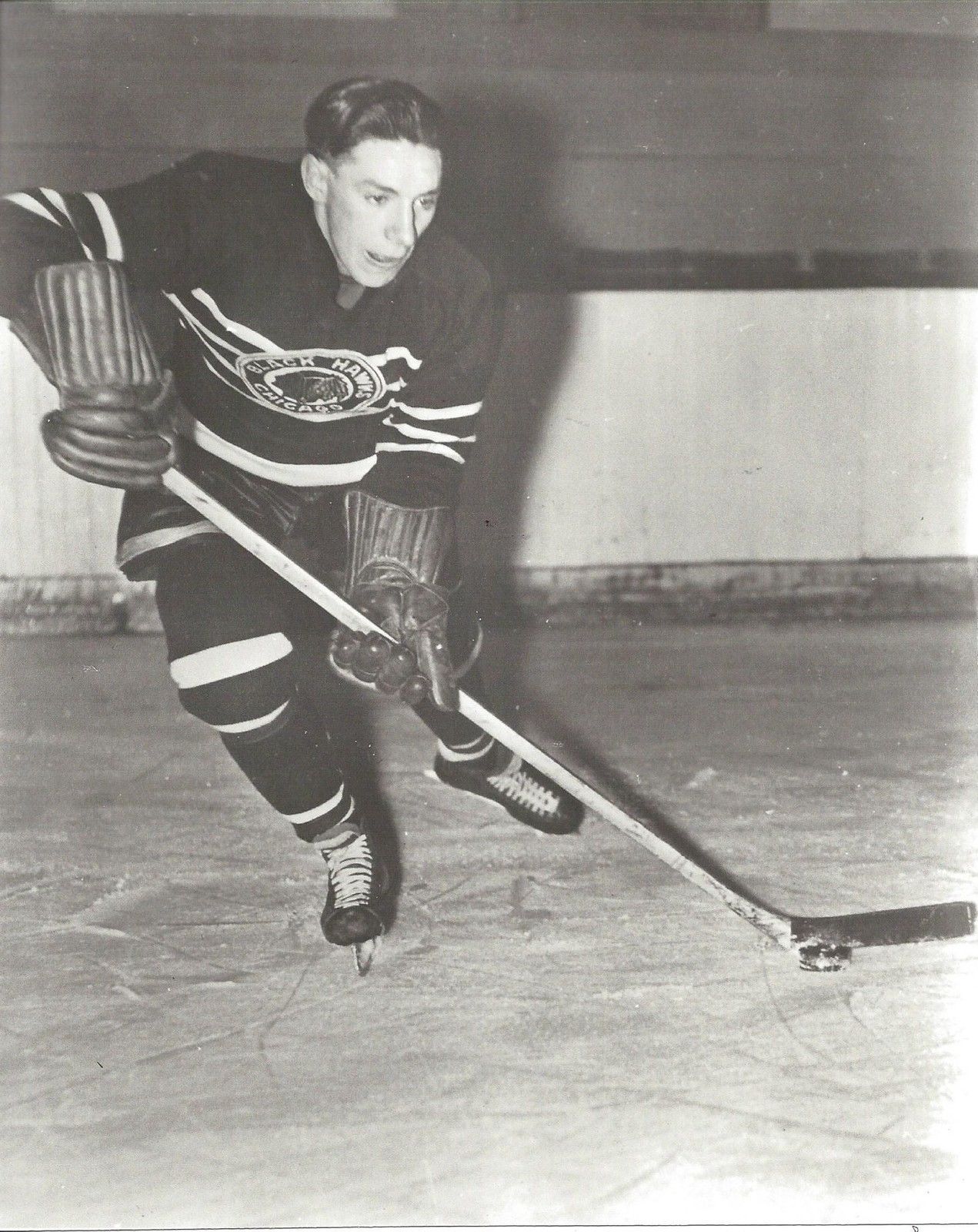 MAX BENTLEY 8X10 PHOTO HOCKEY CHICAGO BLACK HAWKS BLACKHAWKS NHL ...