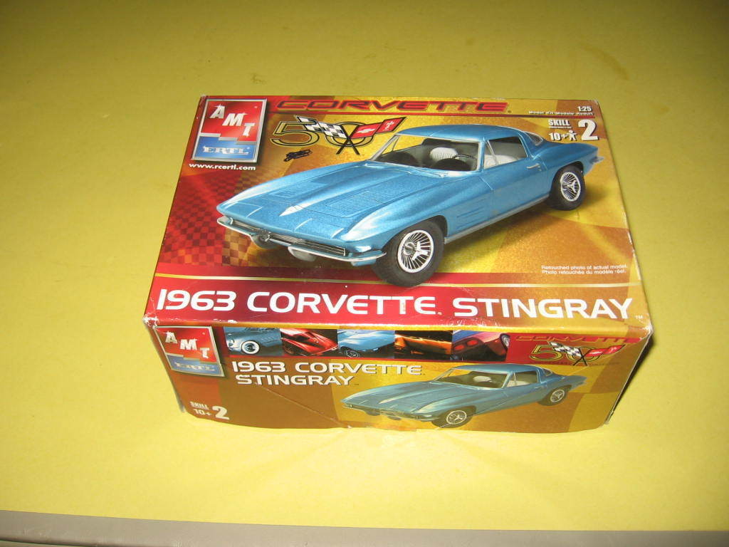 AMT ERTL - 1963 CORVETTE STINGRAY - MODEL KIT #31812 - - Classic AMT ERTL - 1963 CORVETTE STINGRAY - MODEL KIT #31812 - - Classic