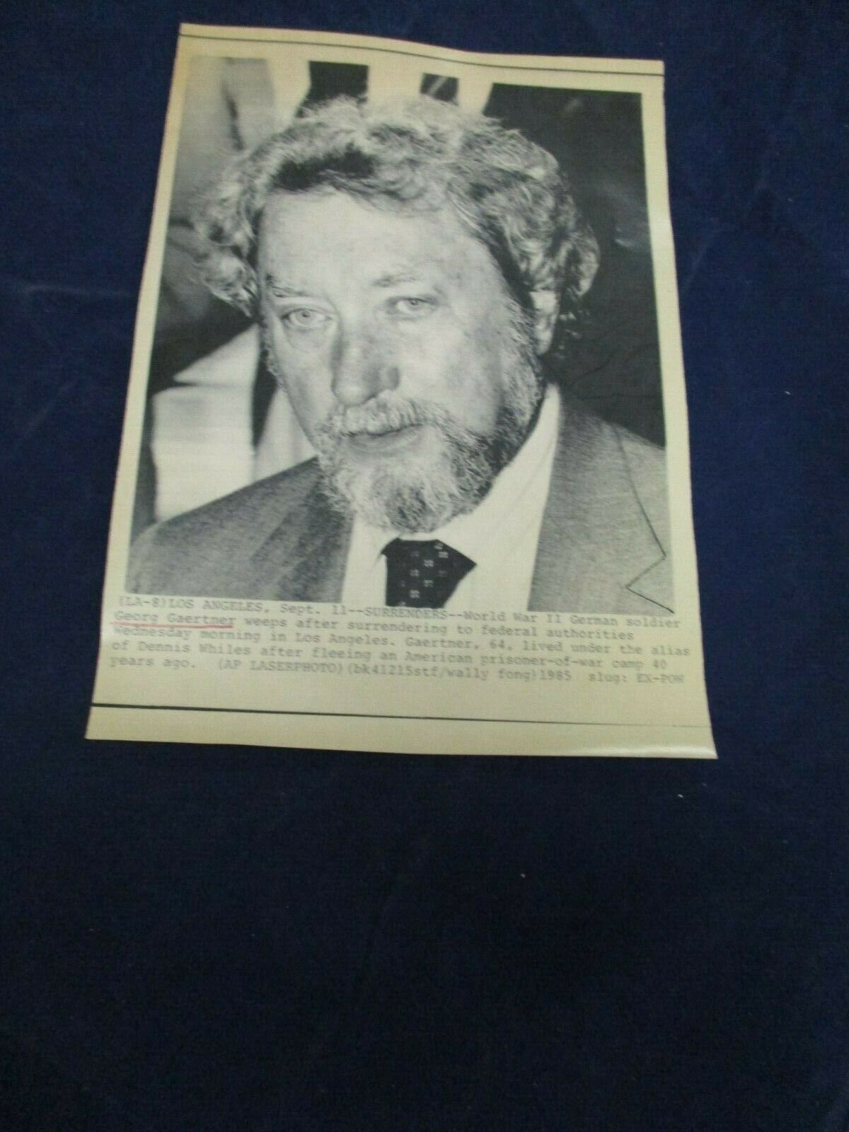 1985 George Gaertner weeps after he surrenders to Feds Vintage Wire ...