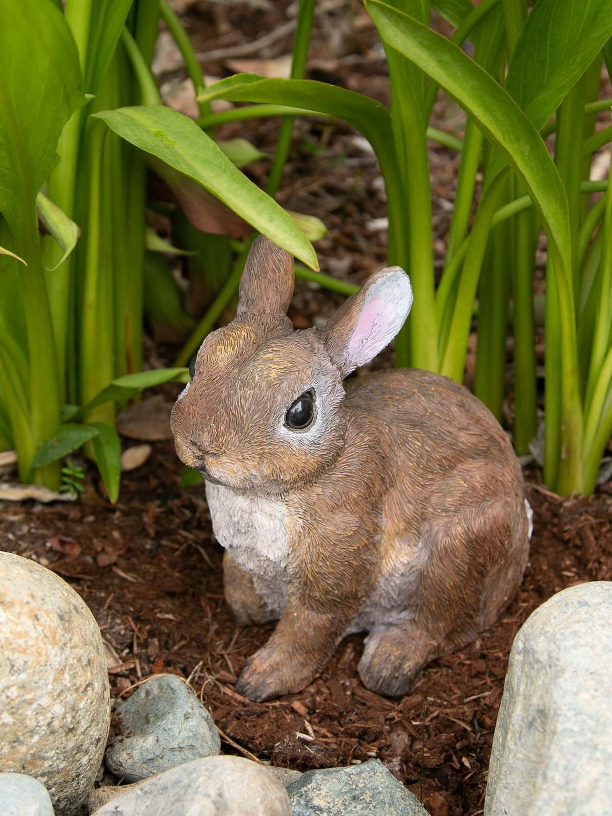 GARDEN SITTING BUNNY STATUE - Animals & Birds