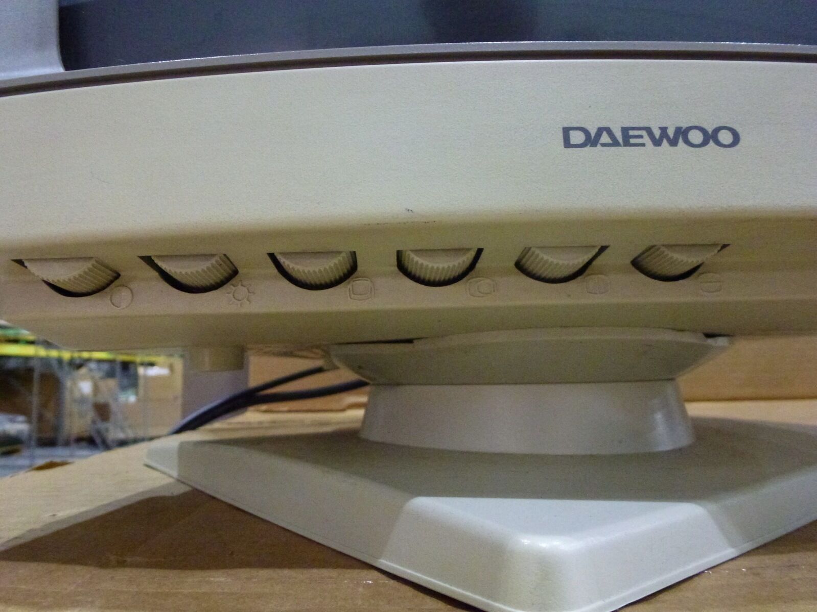 Daewoo Model CMC-1414BA Monitor - Monitors