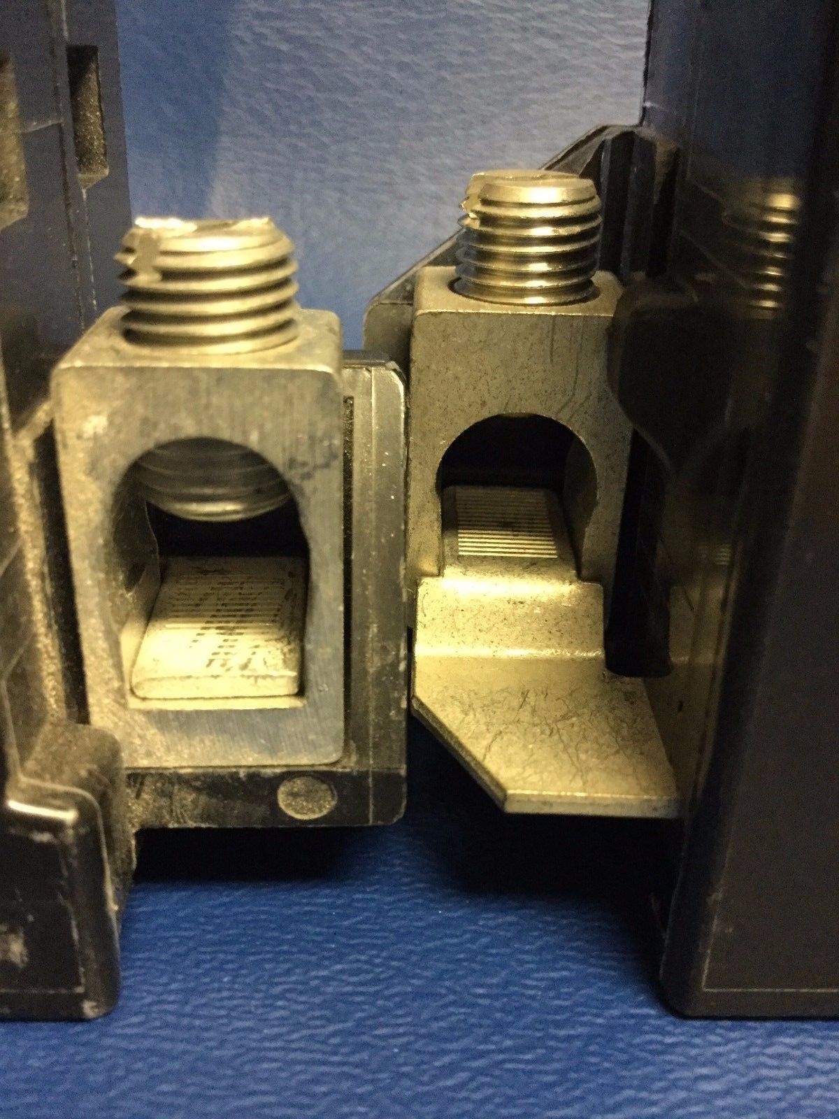 One - 100 Amp Square D Type QOM100VH MAIN Circuit Breaker SQD 100A ...