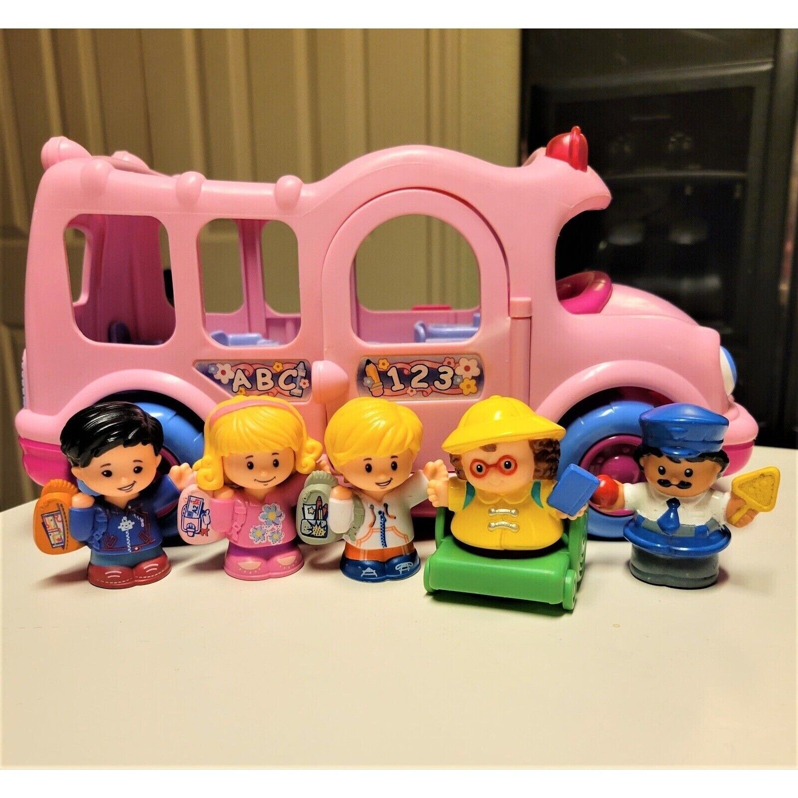 Fisher Price Little People Lil Movers School Bus Pink With Figures ...