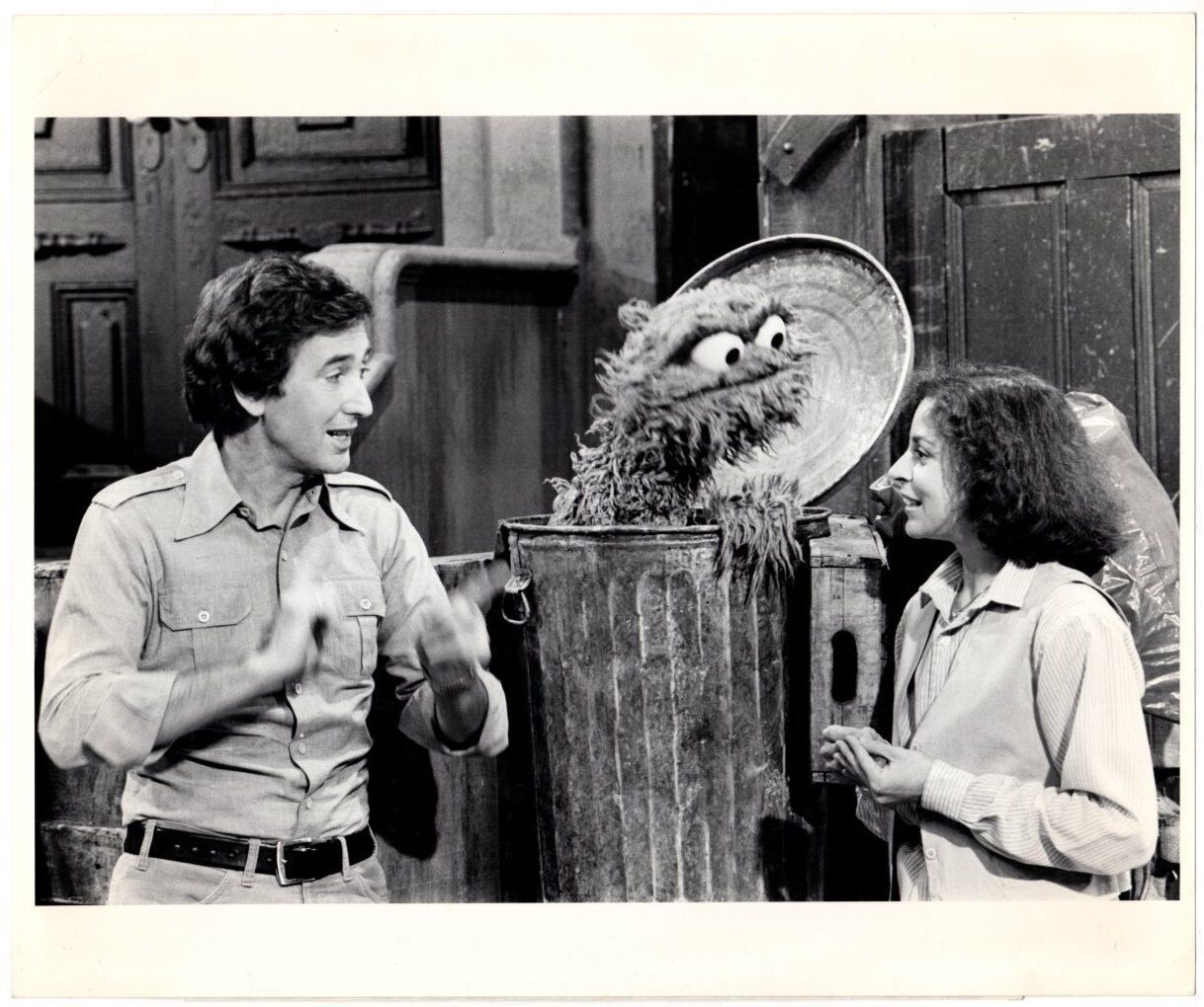 *SESAME STREET (1976) Oscar the Grouch, Bob McGrath & Deaf Actress ...