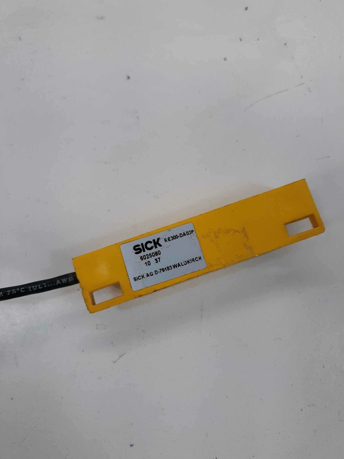 Sick RE300-DA03P Reed Contact Magnetic Safety Switch Sensor - Other Sensors