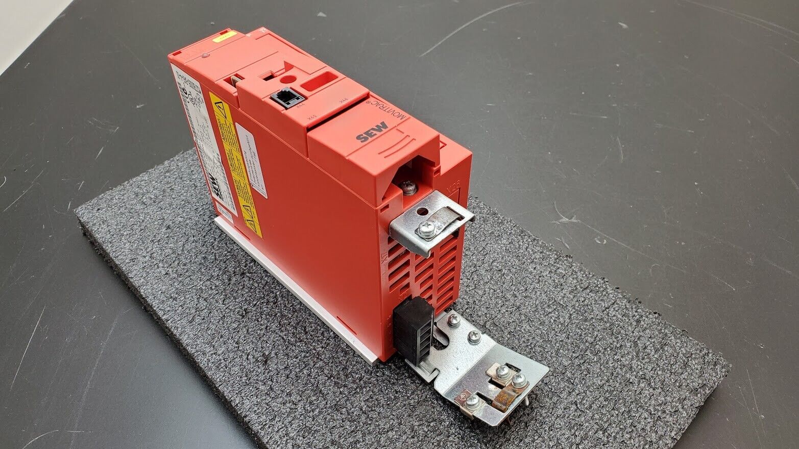 SEW EURODRIVE MOVITRAC B MC07B0005-5A3-4-00 400V 3PH .55kW 0.74HP AC 2 ...