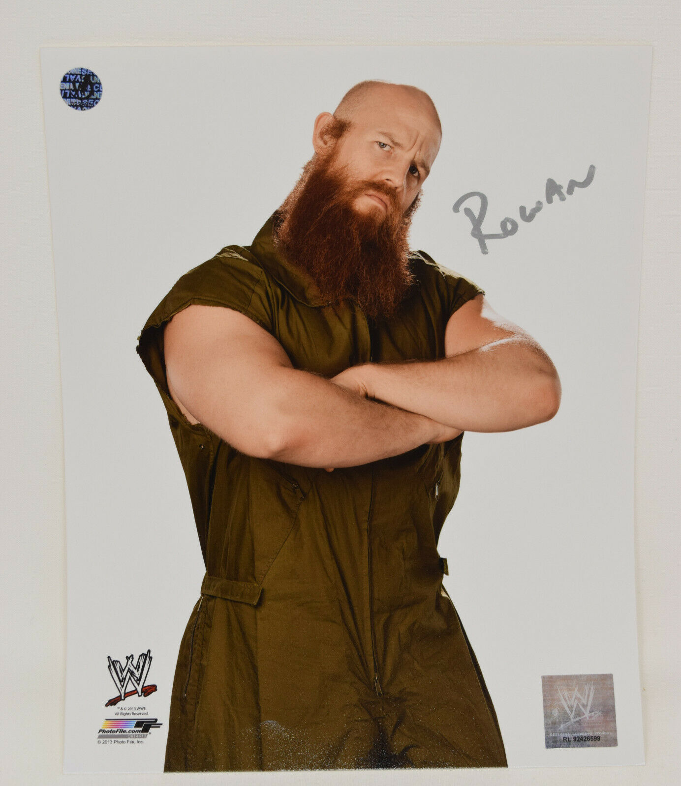 WWE wrestler Erick Rowan Signed Photo 8 x 10 COA - Celebrities