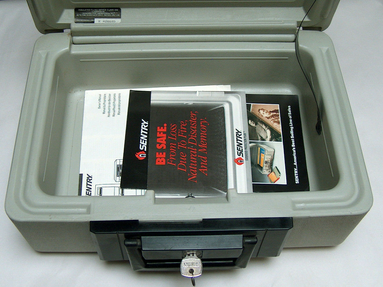Sentry Safe 1100 Chest Fire Proof 2000 Degree Safe w/ Key & Manuals ...