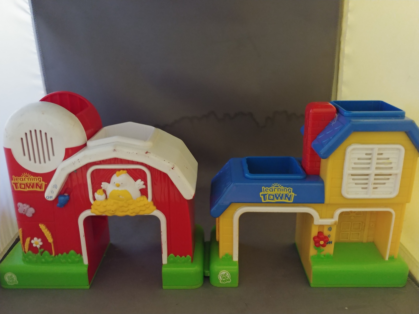 Learning Town Leap Frog Baby Barn Farm and House no blocks work fine ...