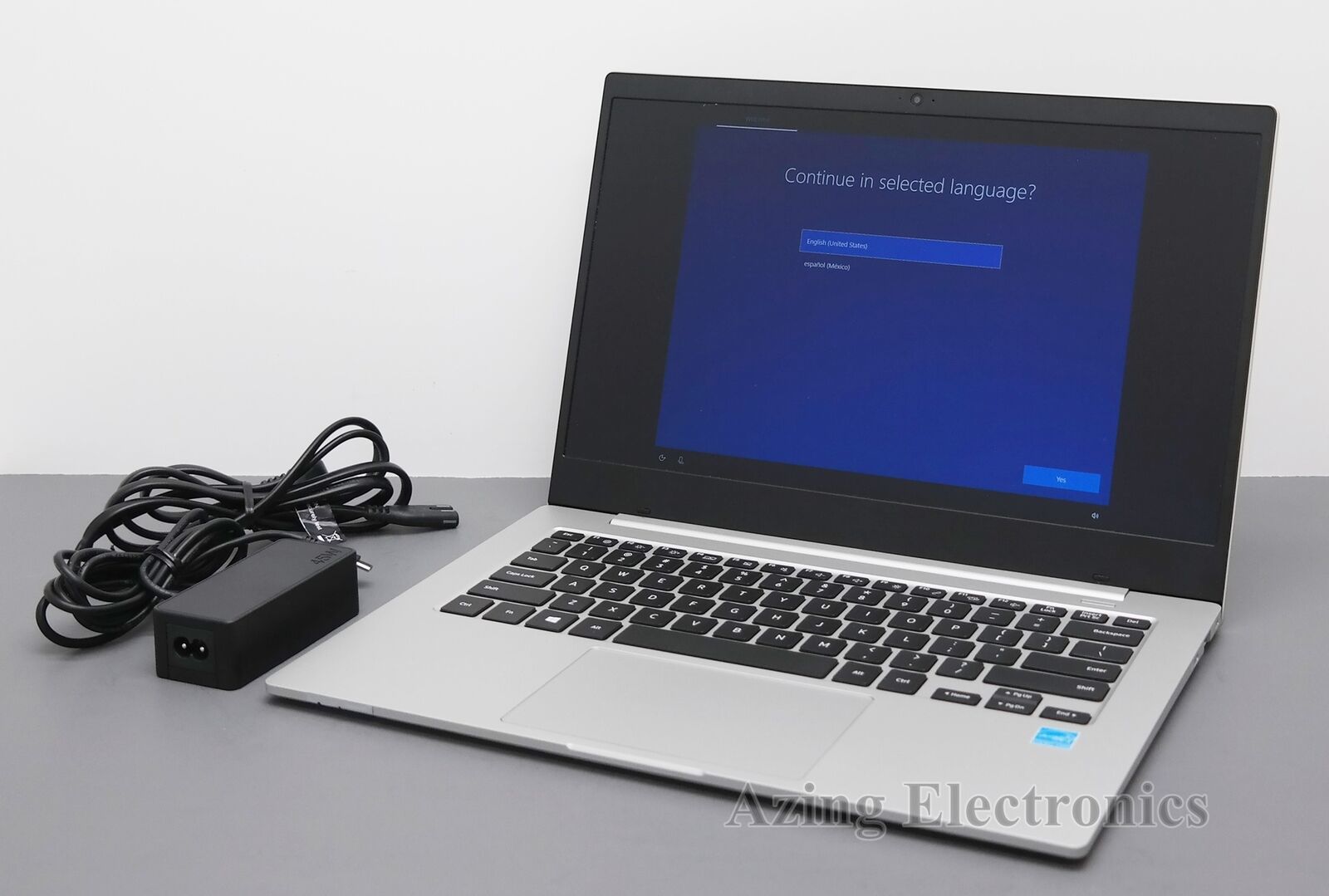 Samsung Galaxy Book Go NP340XLA-KA1US 14" Snapdragon 7C 2.55GHz 4GB ...