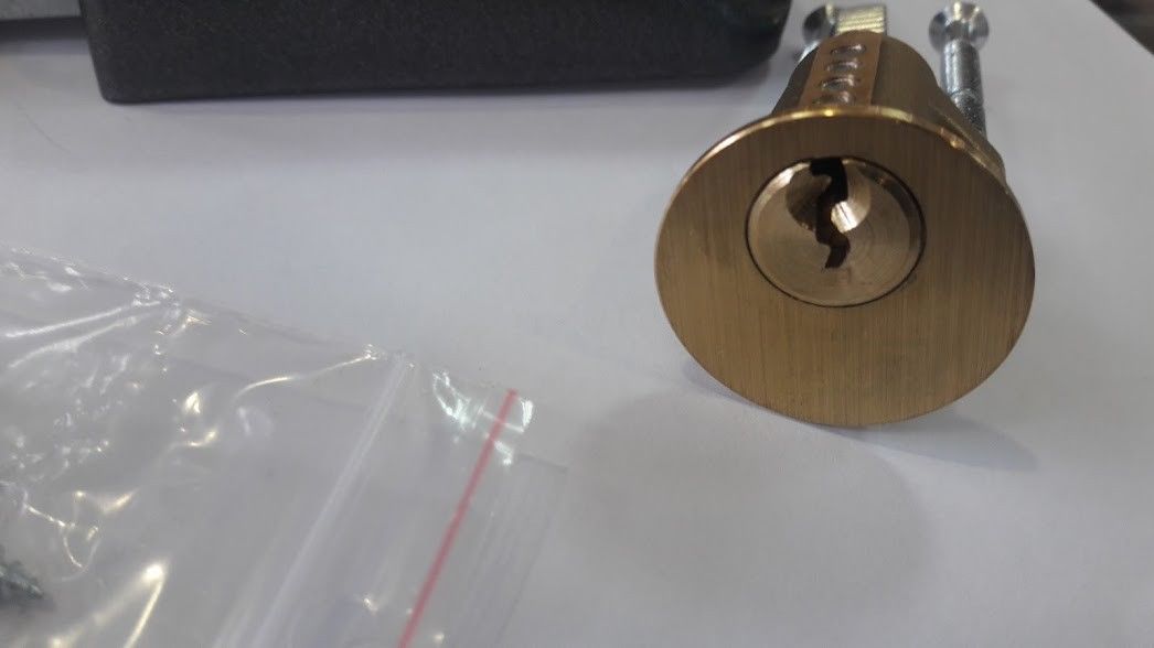 LOB -Assa Abloy /Rim Lock Door Lock Deadbolt and 13 similar items