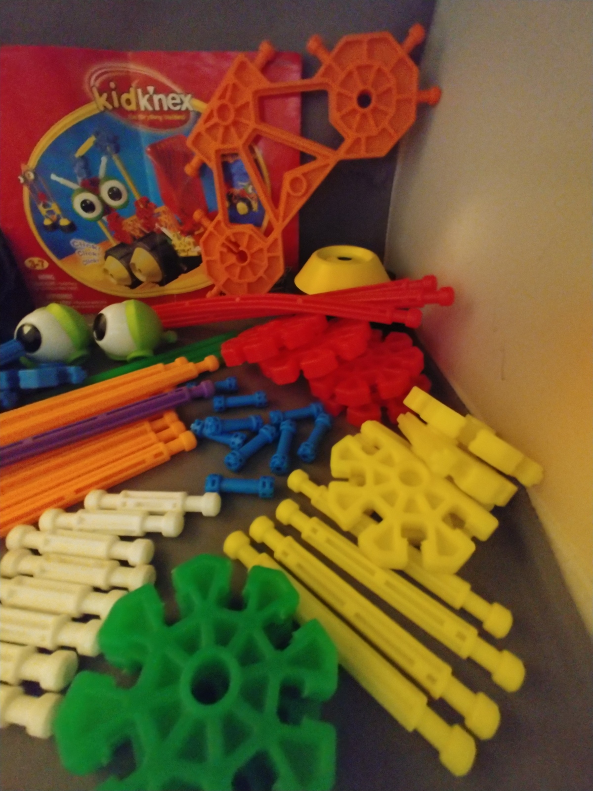 Kid K'NEX Complete Robots Building Set 3+ with instructions - K'NEX ...