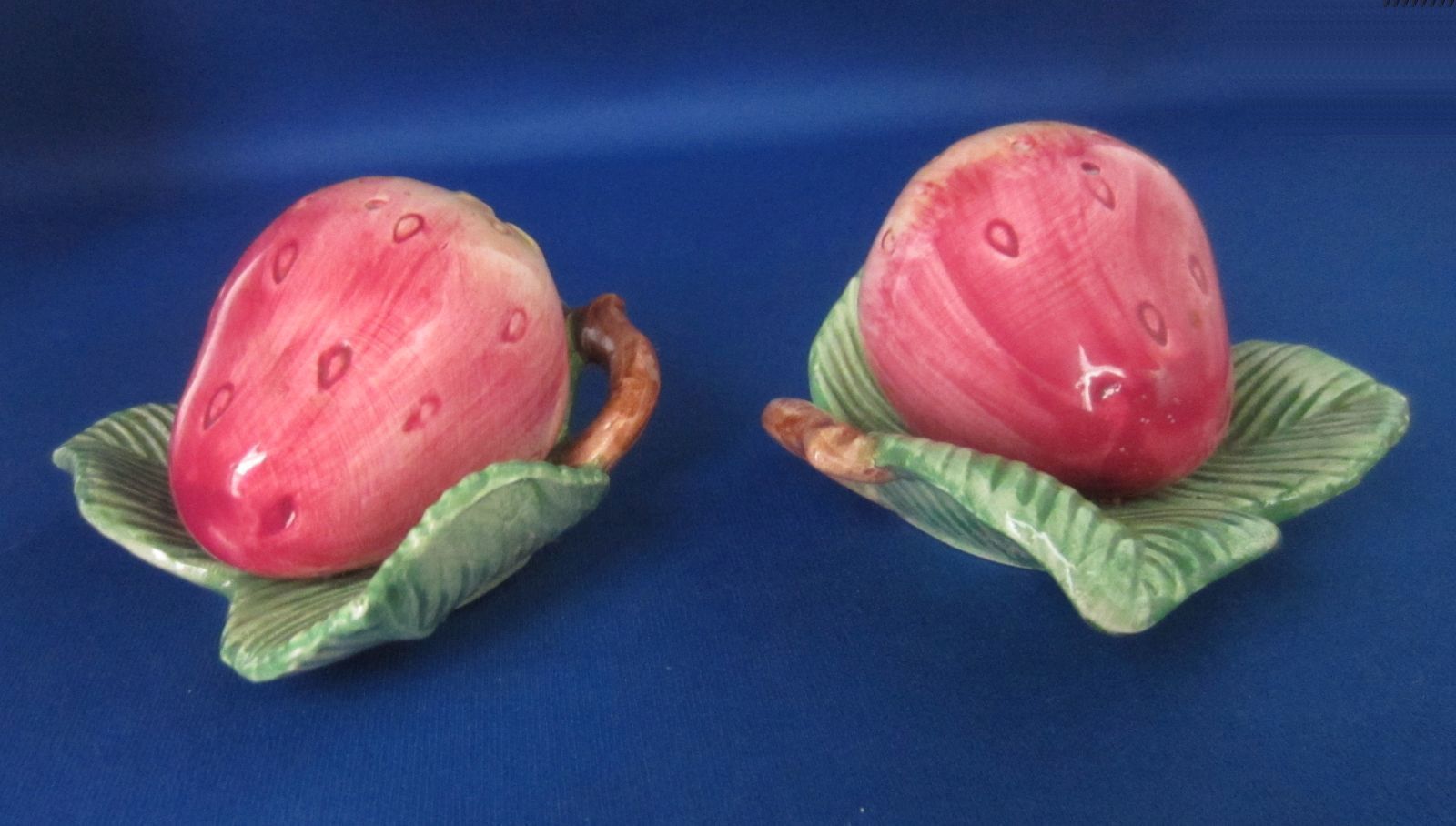 Fitz & Floyd Hand Painted Strawberry Salt & Pepper Shakers - Salt ... Fitz & Floyd Hand Painted Strawberry Salt & Pepper Shakers - Salt ...