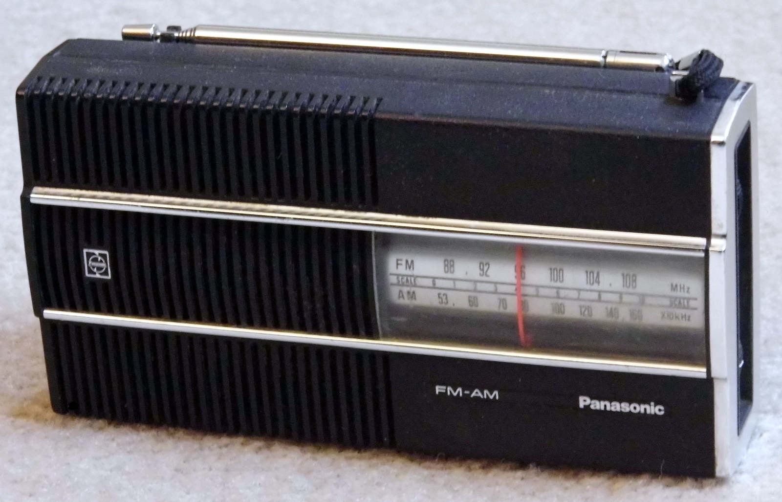 Vintage Panasonic Two-Band (FM-AM) 9-Transistor Radio, Model RF-519 ...
