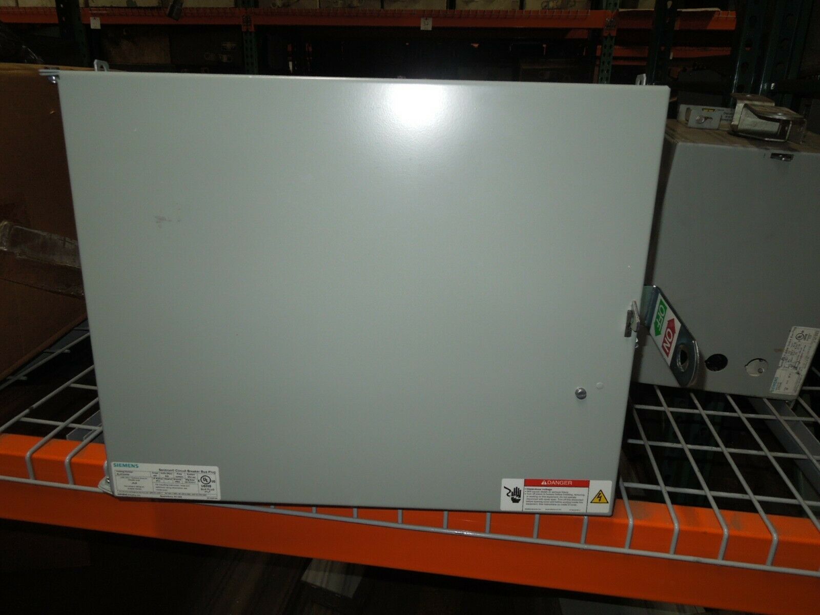 Siemens SLJC304004 400A 3p 3W 600V ITE Sentron Breaker Busplug IP55 ...