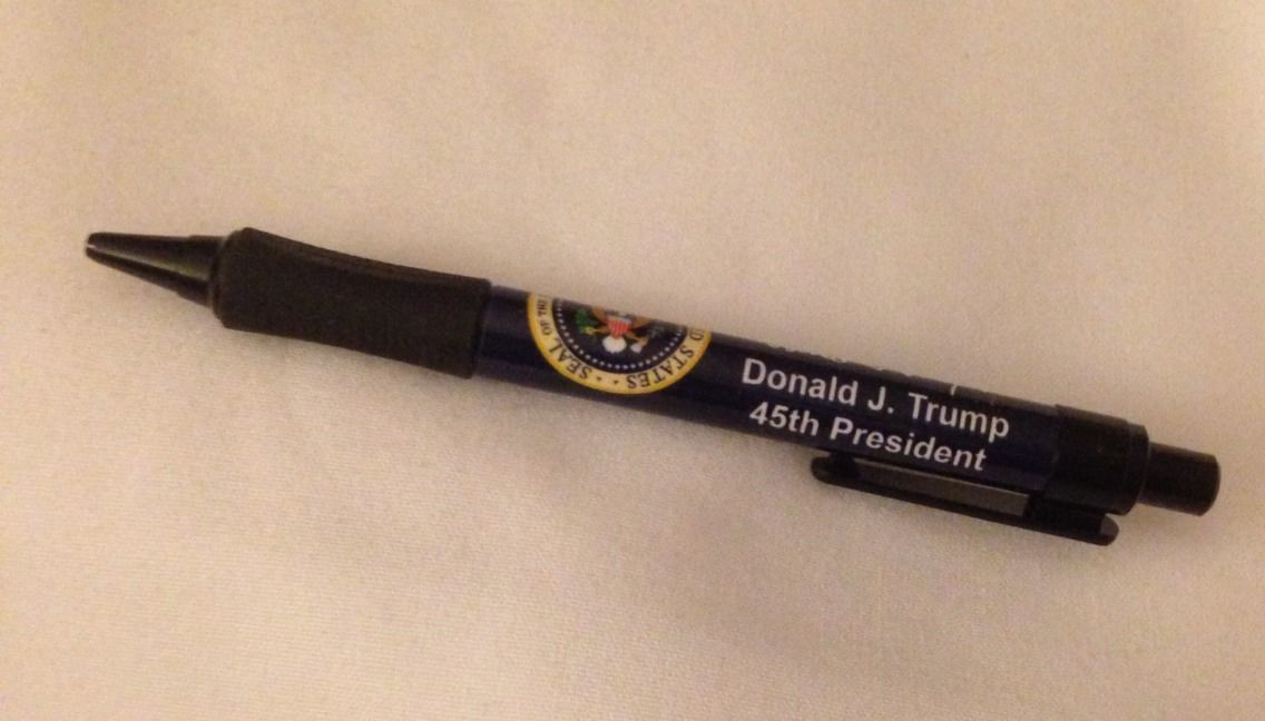 Presidential Candidates Collectibles TRUMP 8 RED PENS DONALD SIGNATURE ...