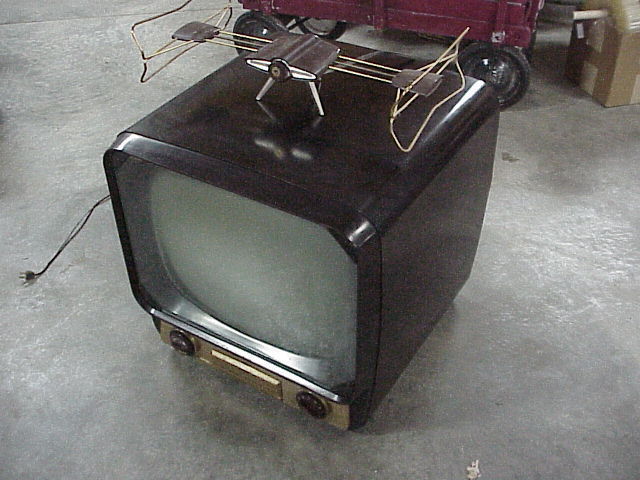 1953 ADMIRAL 121DX12 17" Television Brown Bakelite TV Cabinet w ART ...