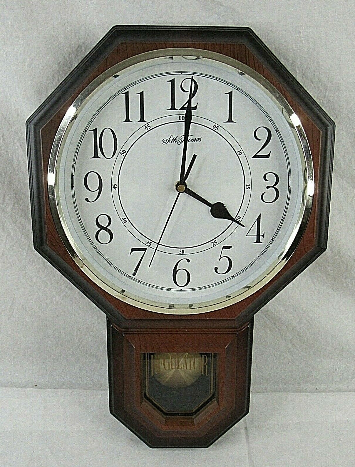 Seth Thomas Regulator Wall Clock Pendulum Chimes Works Battery Operated Seth Thomas Regulator Wall Clock Pendulum Chimes Works Battery Operated