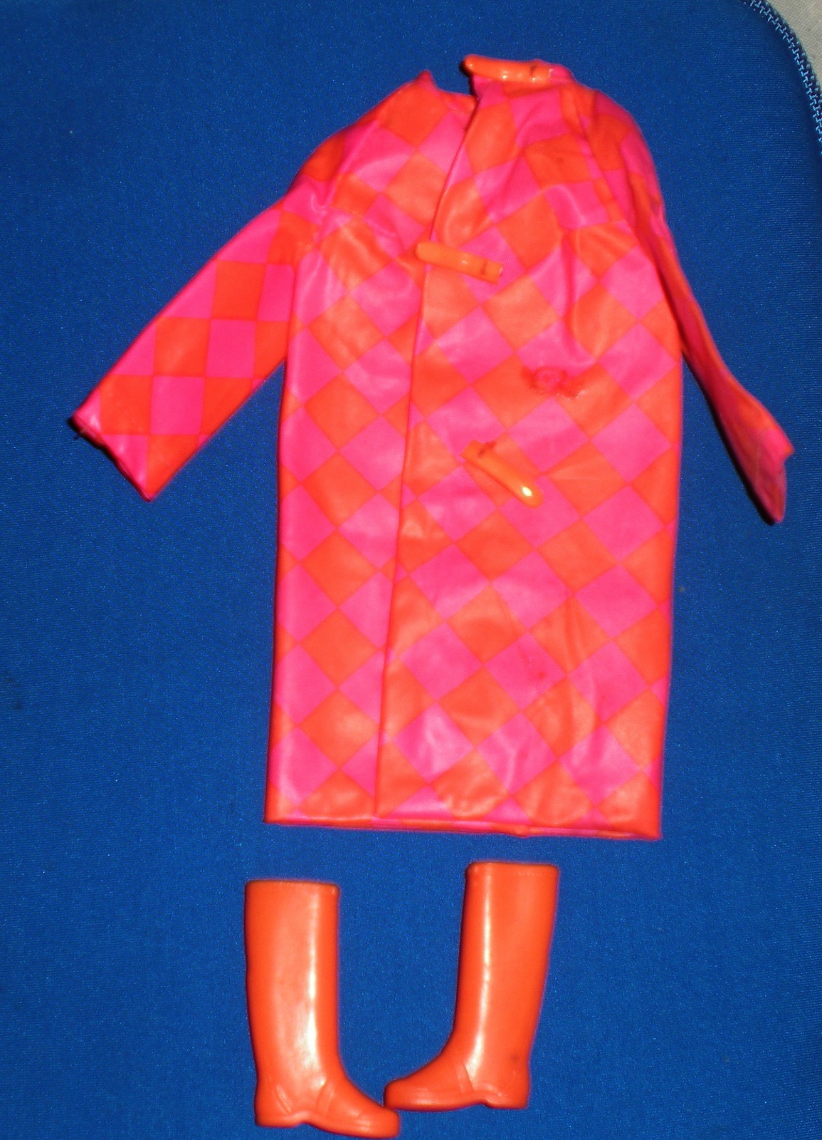Barbie Doll Raincoat - Drizzle Dash Raincoat-Vintage 1968 - Clothing ...