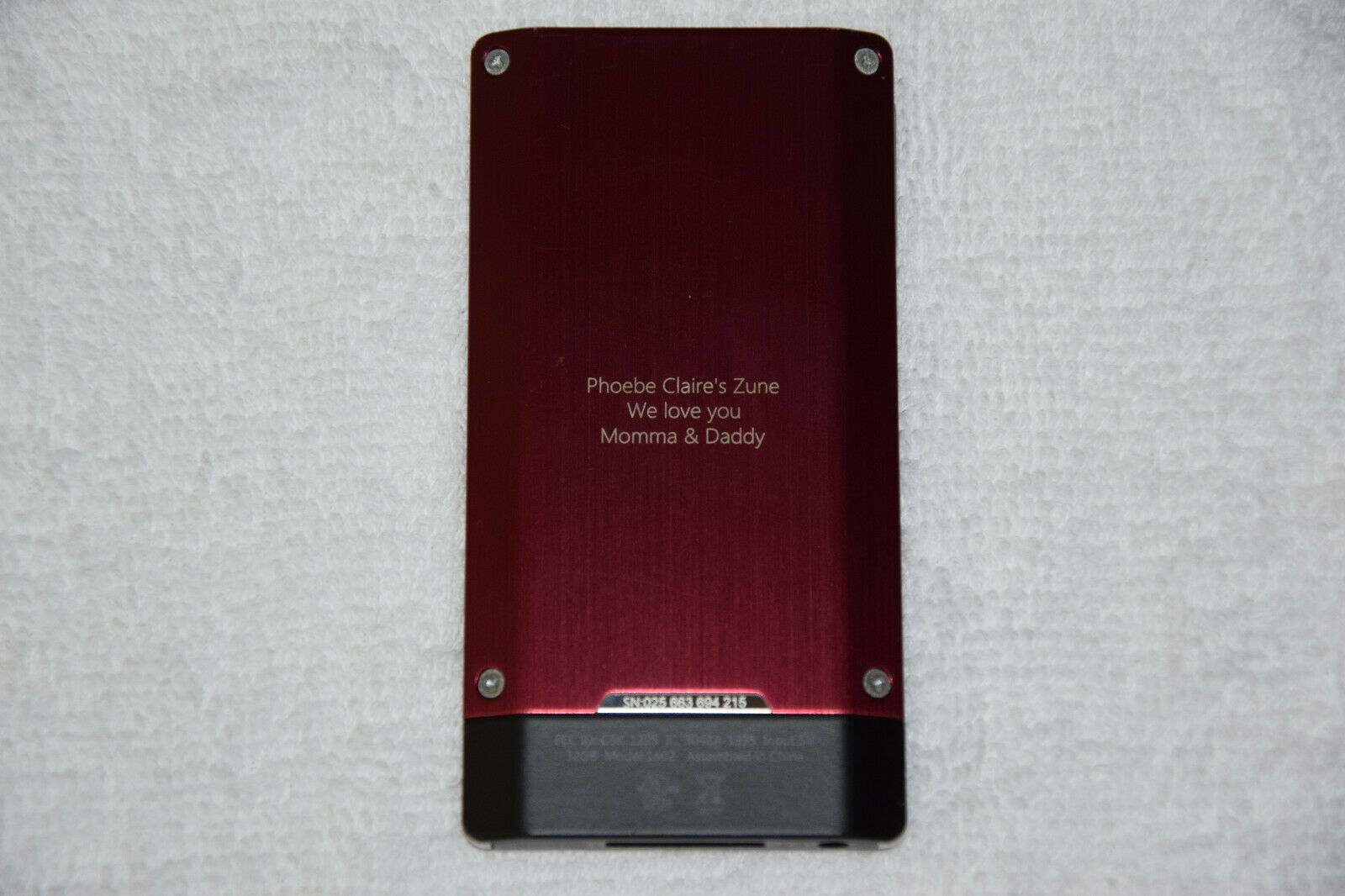 Microsoft Zune HD 32GB Burgundy/Red FM Radio Video WMA WAV MP3 Player ...
