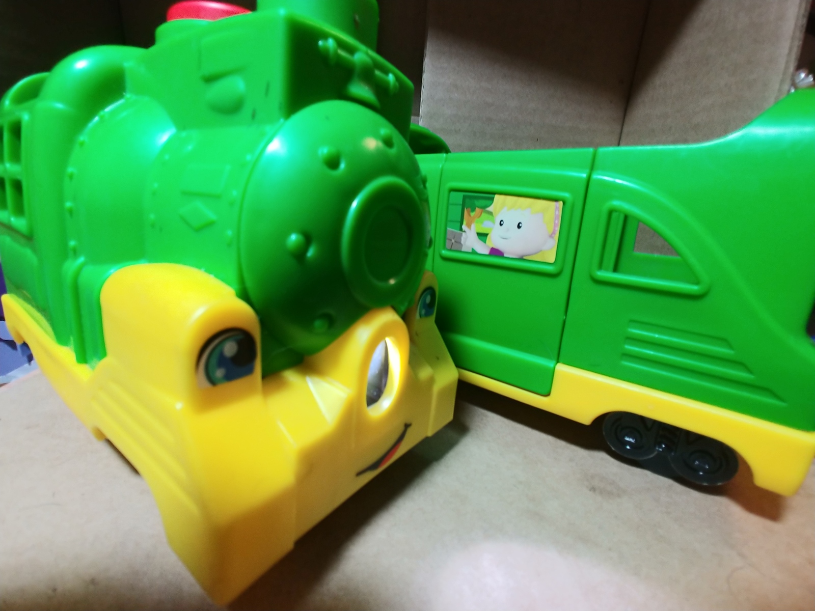 Fisher-Price Little People Friendly Passengers Train Green - Little ...