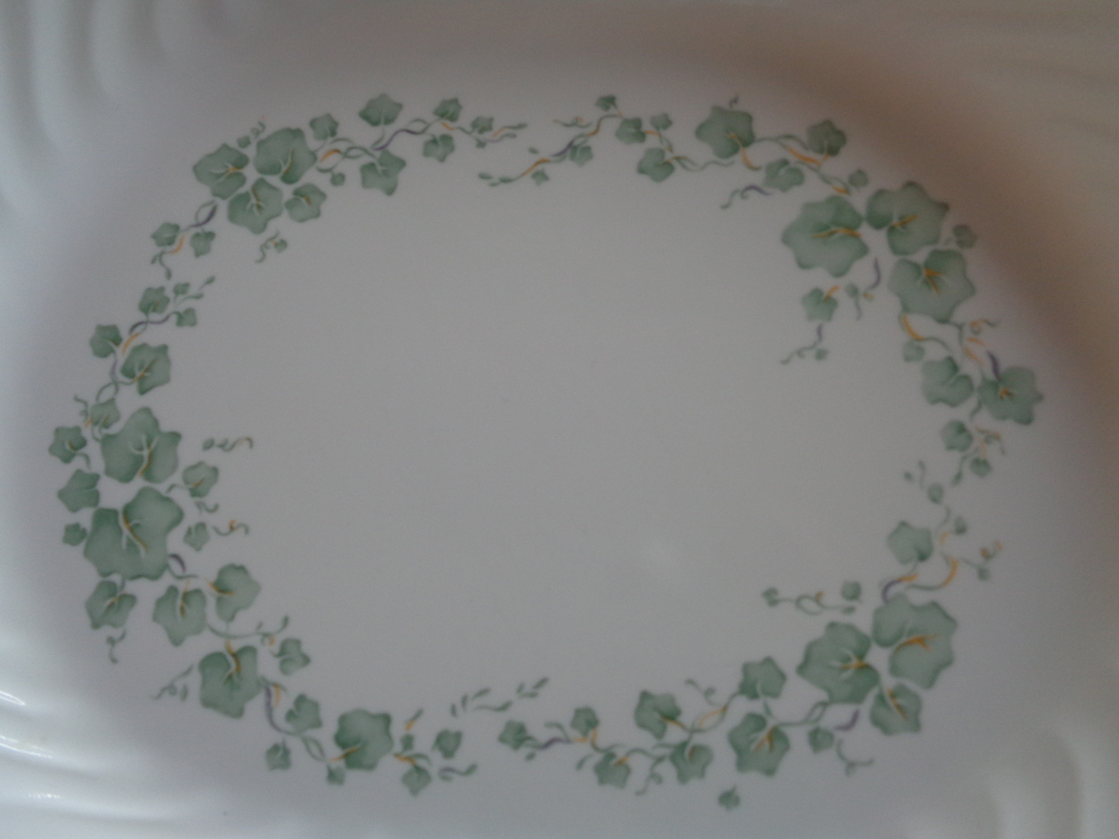 Corning Callaway Green Ivy Oval Serving Platter Corelle 10 x 12 White ...