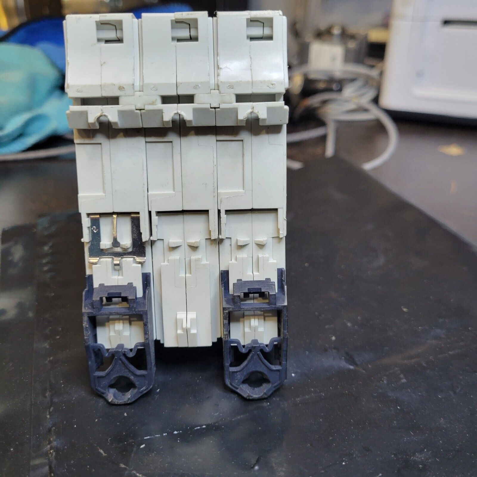 GE General Electric 3P Circuit Breaker V-Line B16 16 Amp 230/400 ELFA ...