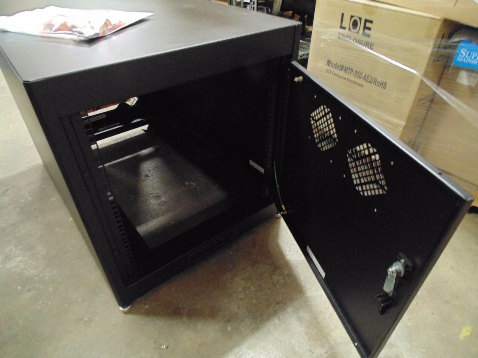 BLACK BOX RM145A-R2 Low profile compact 11U Server Rack Cabinet SOHO ...