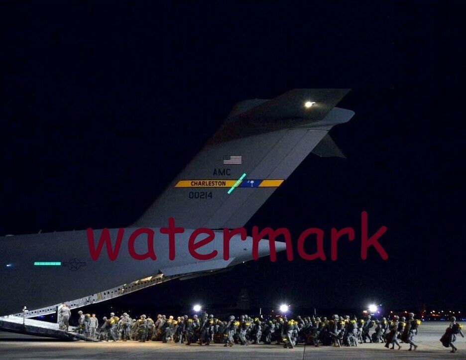 82ND AIRBORNE PARATROOPER LOAD UP FOR MASS TAC GREEN RAMP PUBLICITY ...