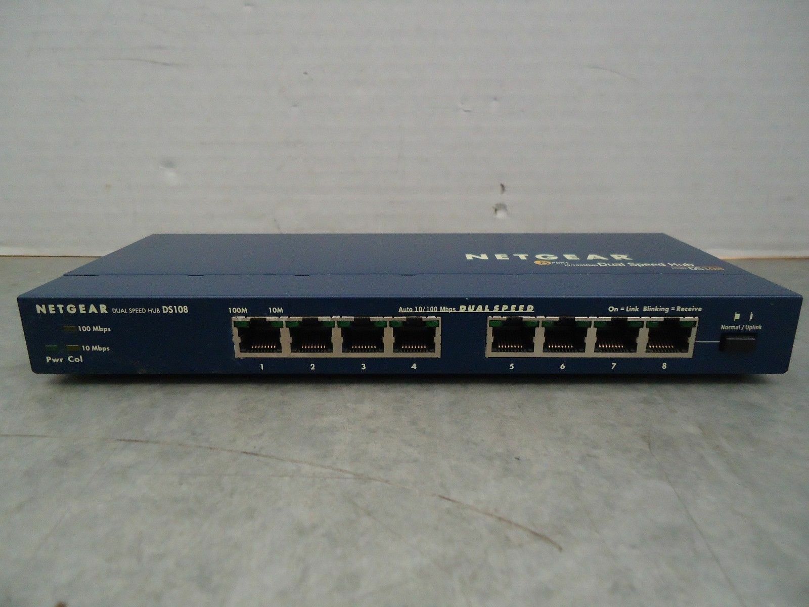 DS108 NETGEAR console wP ethernet switch Dual Speed Hub 10/100 MBPS ...