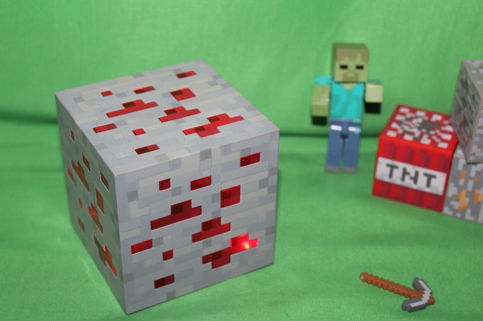 Minecraft 6 Piece Light Up Cube Creeper Axe Toys Playset - Action Figures