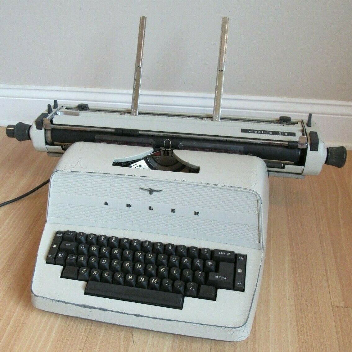 ADLER TYPEWRITER electric 21d EXTRA WIDE CARRIAGE 18" retro vintage ...