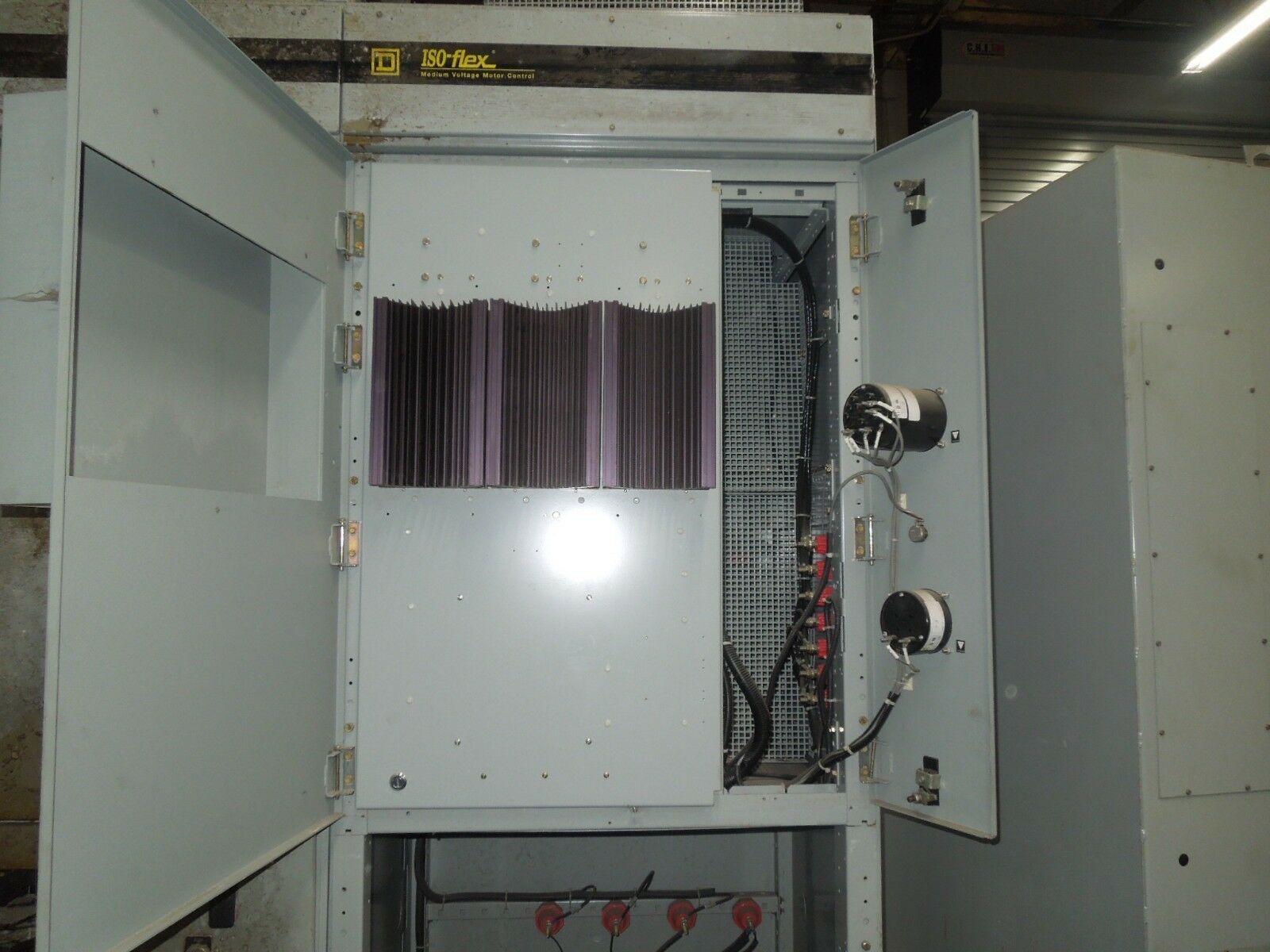 Square D Iso-Flex Model 4 SG24D 360A 5.0KV Medium Voltage Controller ...